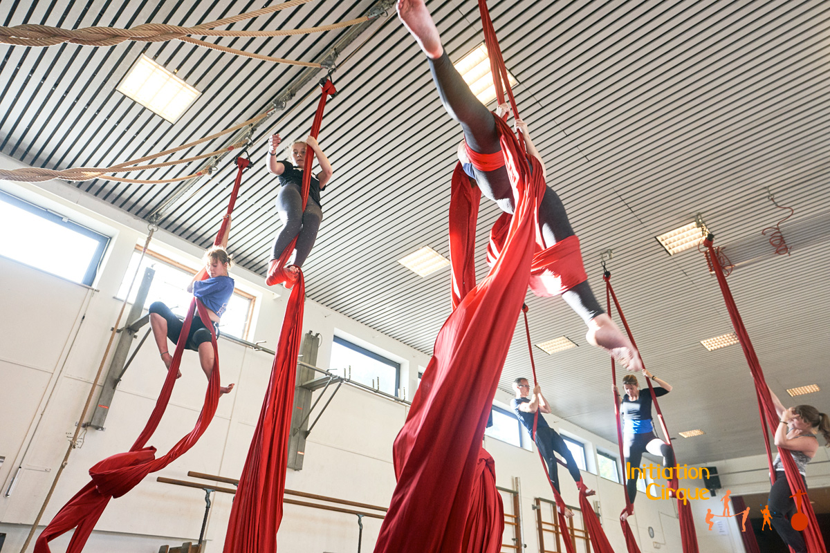 Cours Tissu Aérien débutant à Bruxelles - Ixelles - Initiation Cirque